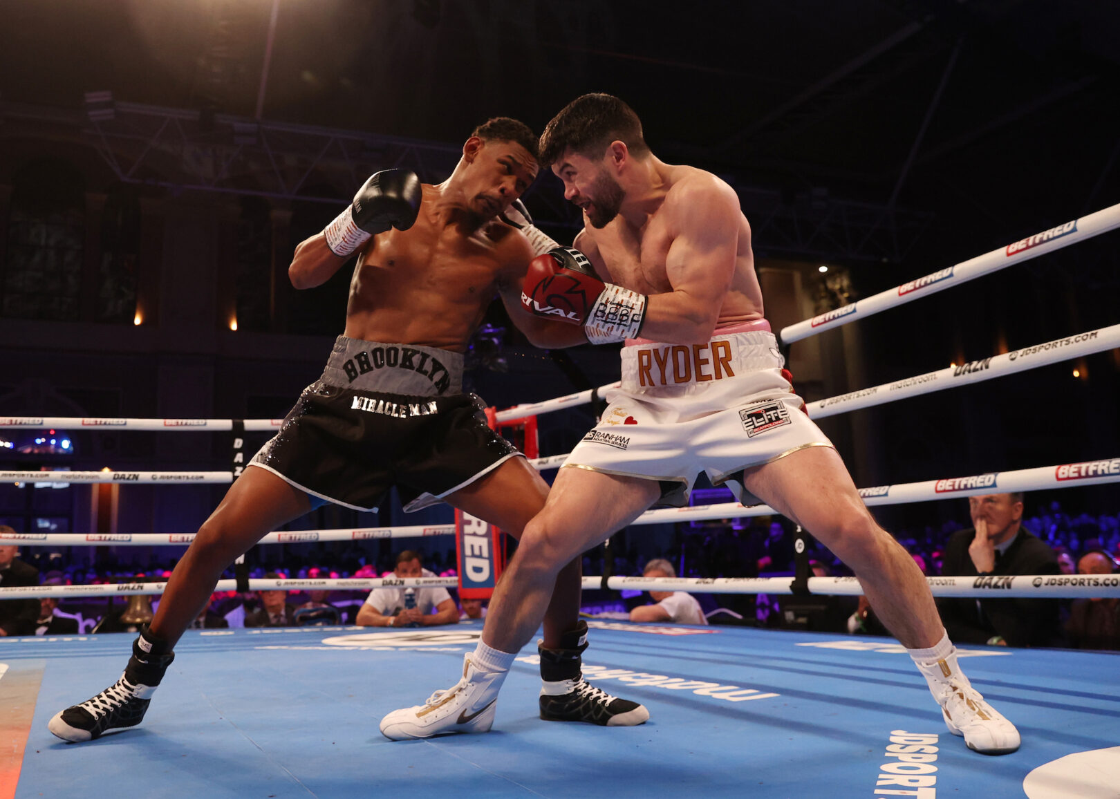 Look back at all the action from Matchroom Boxing at the Palace