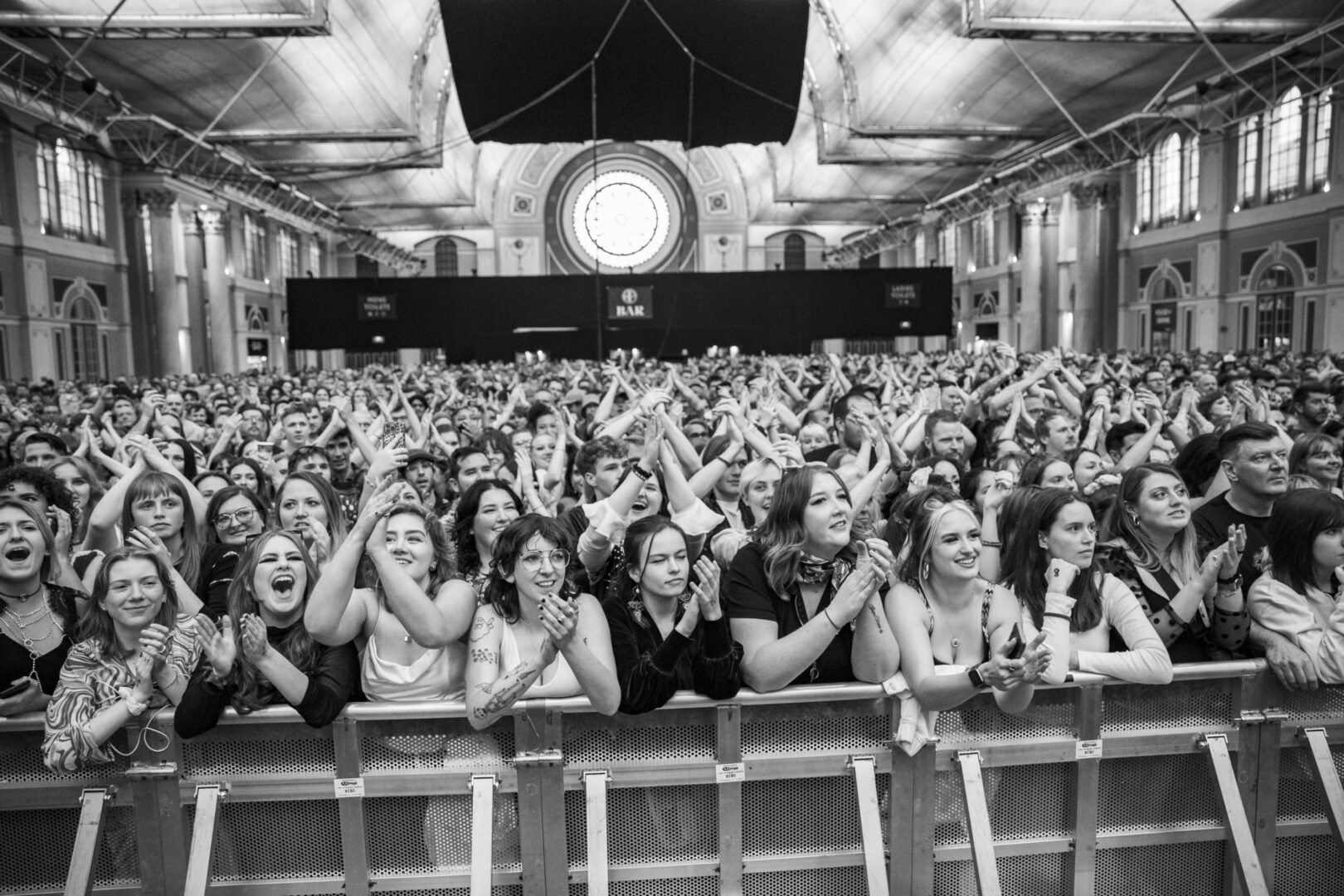 Greta Van Fleet - pictures, reactions & what they played