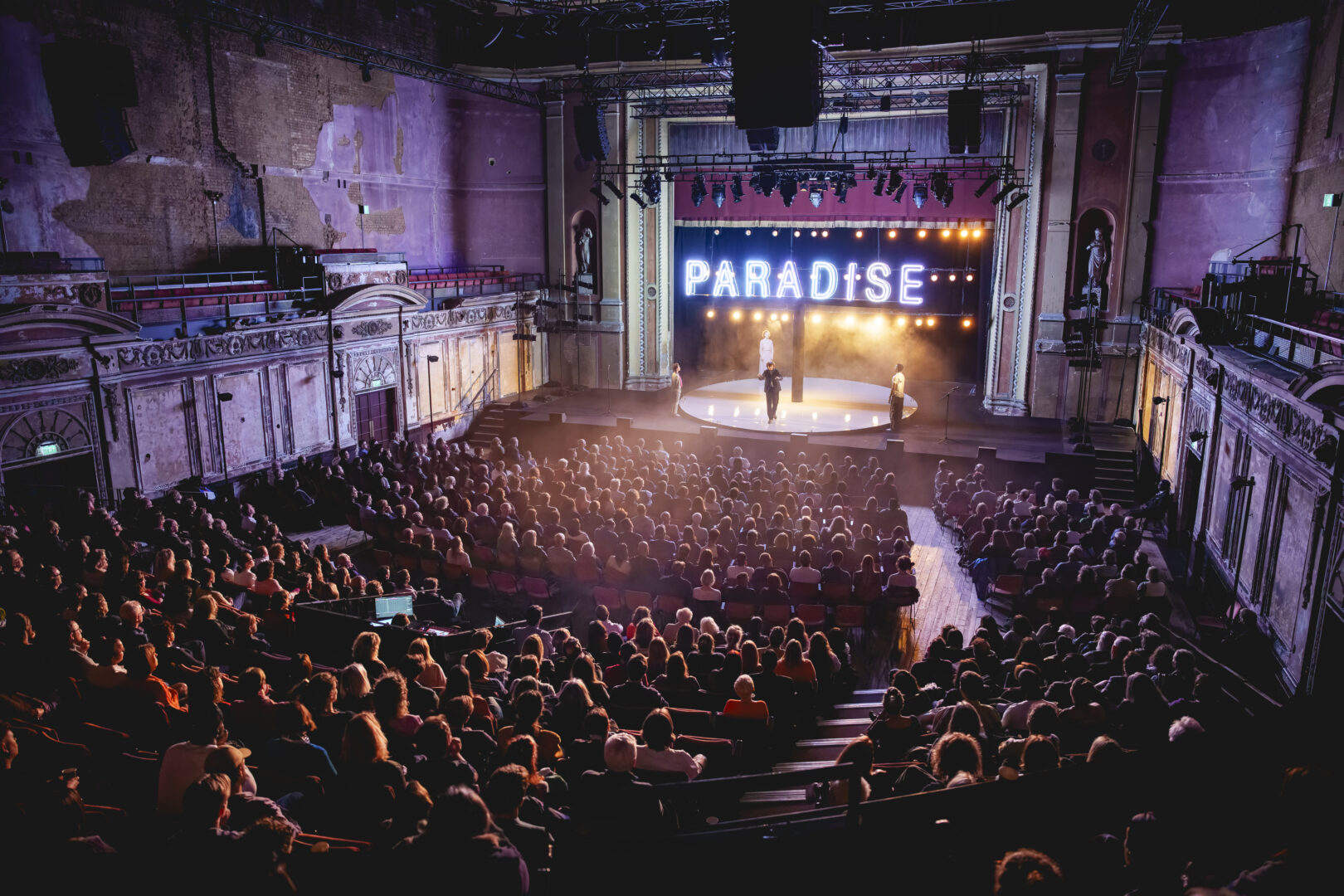 Everything you need to know about The Glass Menagerie at Ally Pally Theatre