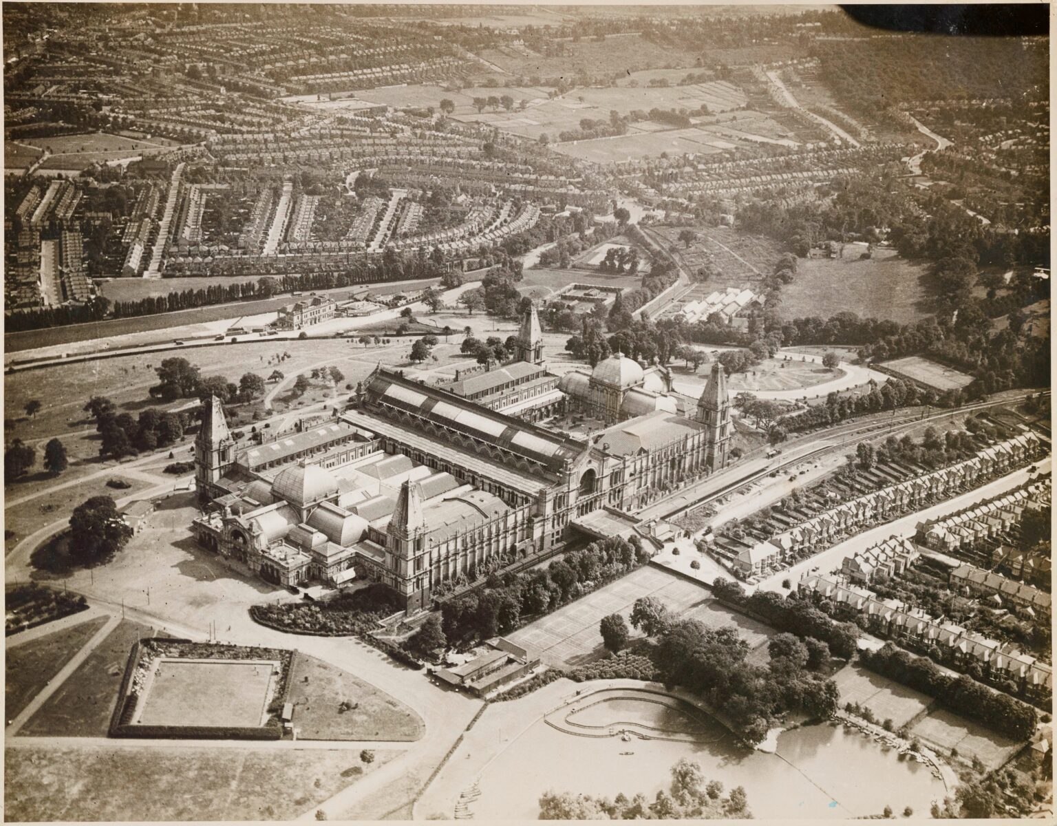 Everything you need to know about North By Northwest live on stage at ...